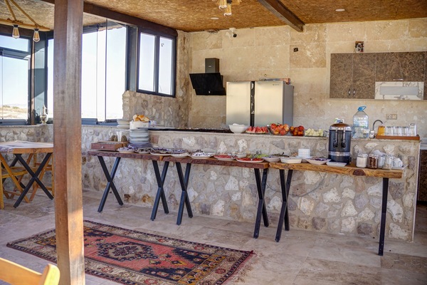 Café da manhã com buffet grátis todos os dias