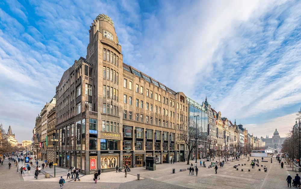 Crown Palace Apartments By Adrez - Praga