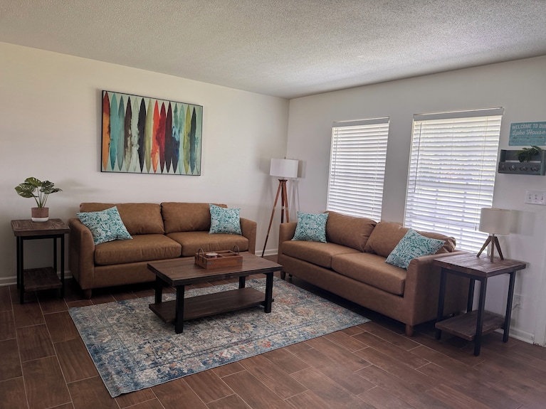 Relaxing Sunset Retreat On Lake Clay With Private Dock, Beach, And Game Room! - Sebring, FL