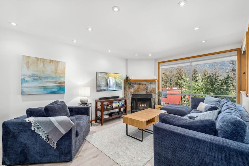 3br | Whistler Creek Ridge | Ski-in/out | Private Hot Tub | Wood Fire | Private Garage - Whistler Blackcomb