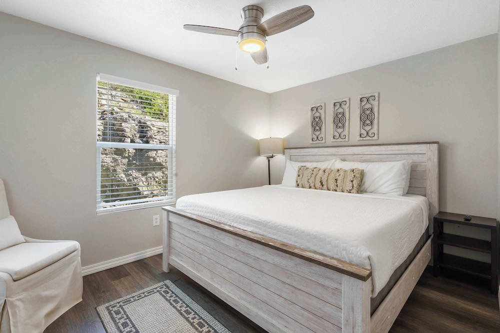 Hillside Duo - 2 Units In The Vineyards Resort - Table Rock Lake