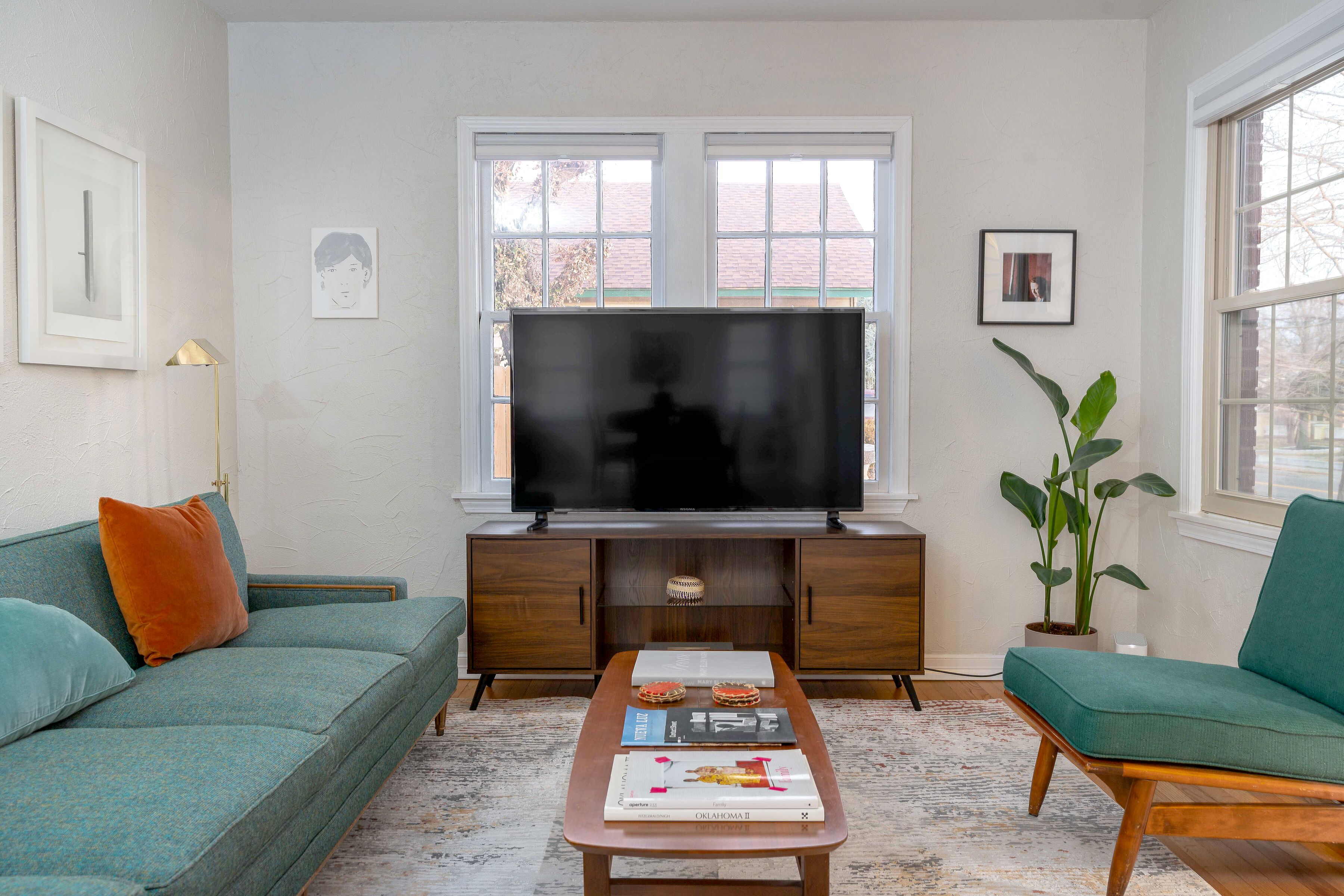 Spacious Mid Century Home By The Plaza District - Crown Heights - Oklahoma City
