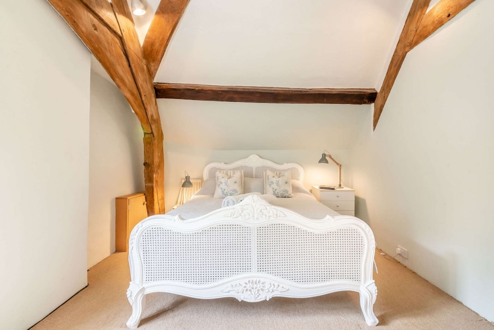 Three Bedroom Pet Friendly Holiday Home In The Cotswolds - Norman Chapel - Moreton-in-Marsh