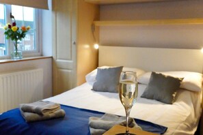 Casa, várias camas | 4 quartos, ferros/tábuas de passar roupa, berço de viagem