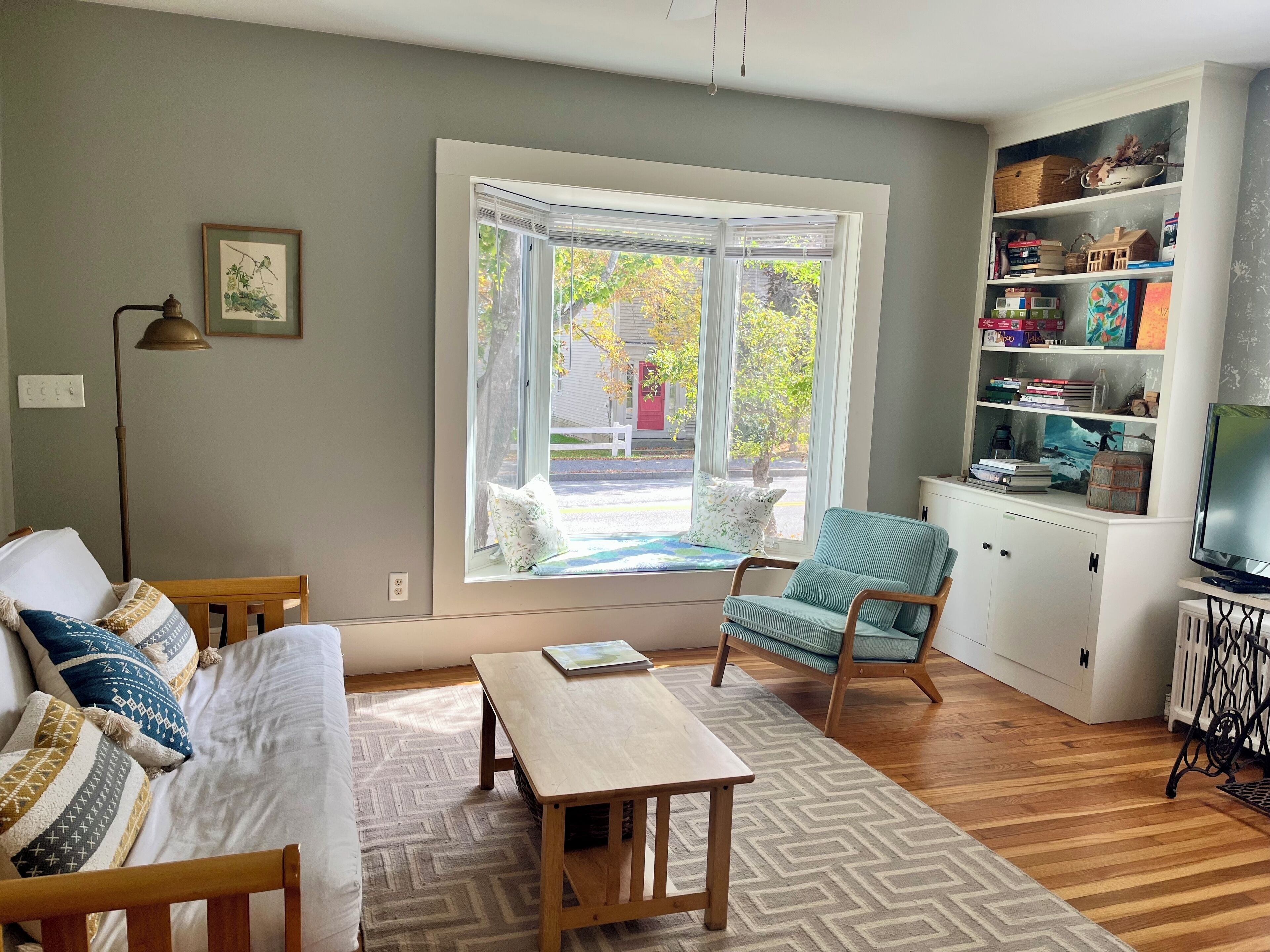 Spacious And Bright, 1st Floor Apartment In Historical Yarmouth Village - Yarmouth, ME