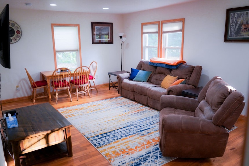 Remodeled Home In The Woods, Just Past City Limits. With Horse Pasture Nearby! - Rapid City, SD