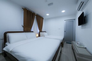 Quarto Triplo Deluxe | Secretária, Wi-fi grátis, roupa de cama fornecida 