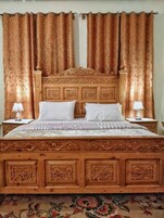 Quarto Deluxe | Cofre com capacidade para portátil, secretária, quartos insonorizados 