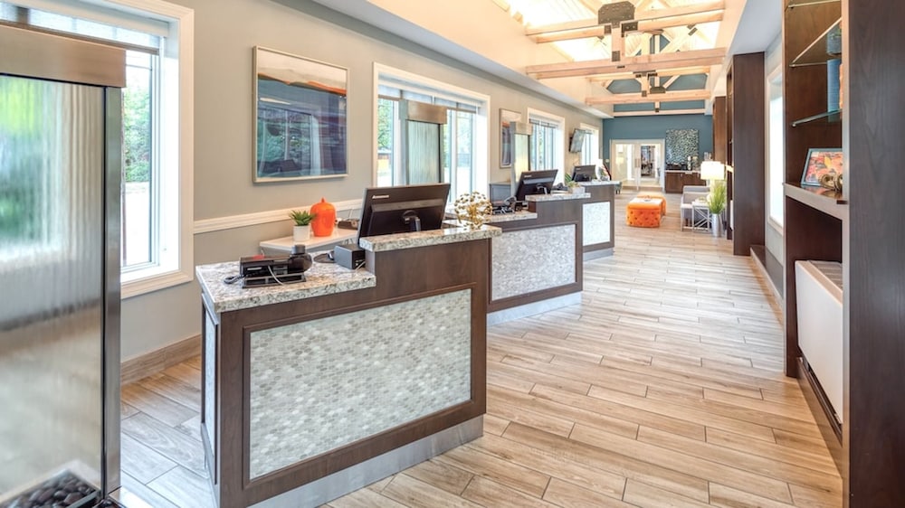 Oceanside Long Wharf Resort 2br 2bth, Sleeps 6, Pools, Fire Pit, Prime Location! - Rhode Island