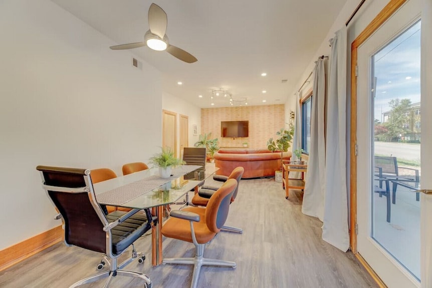 The Workspace Warehouse | 3br 2ba 5 Tvs Near River - Columbia, SC