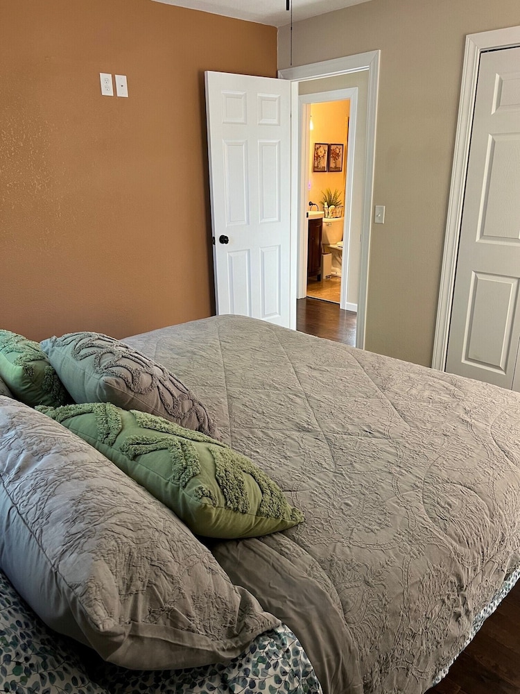 Nicely Decorated 2+ Br Home In Quiet Neighborhood - Rapid City, SD