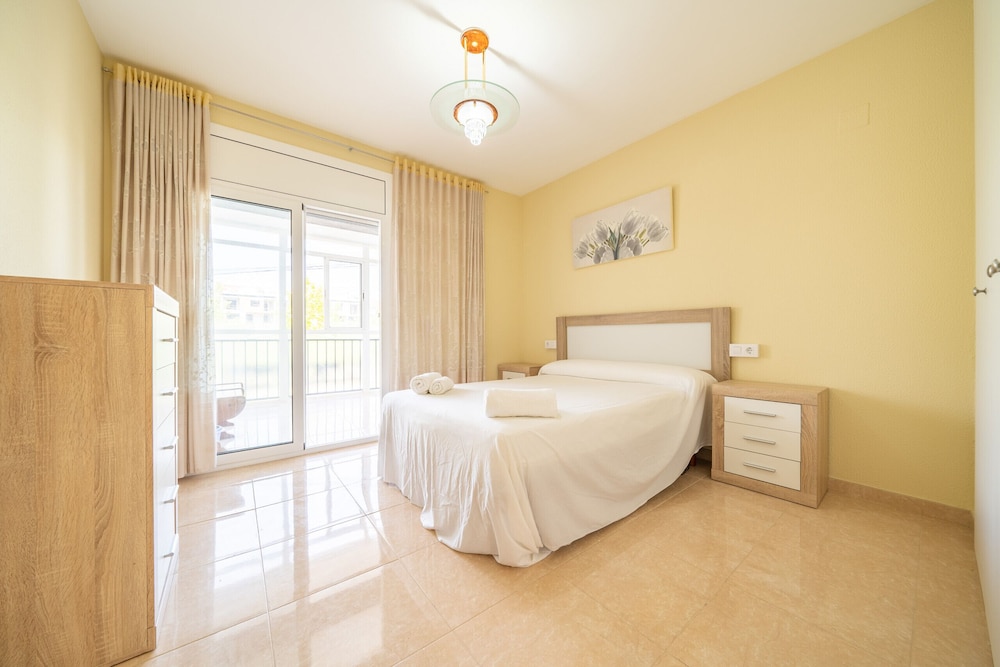 Homeholidaysrentals Dona - Costa Barcelona - Pineda de Mar
