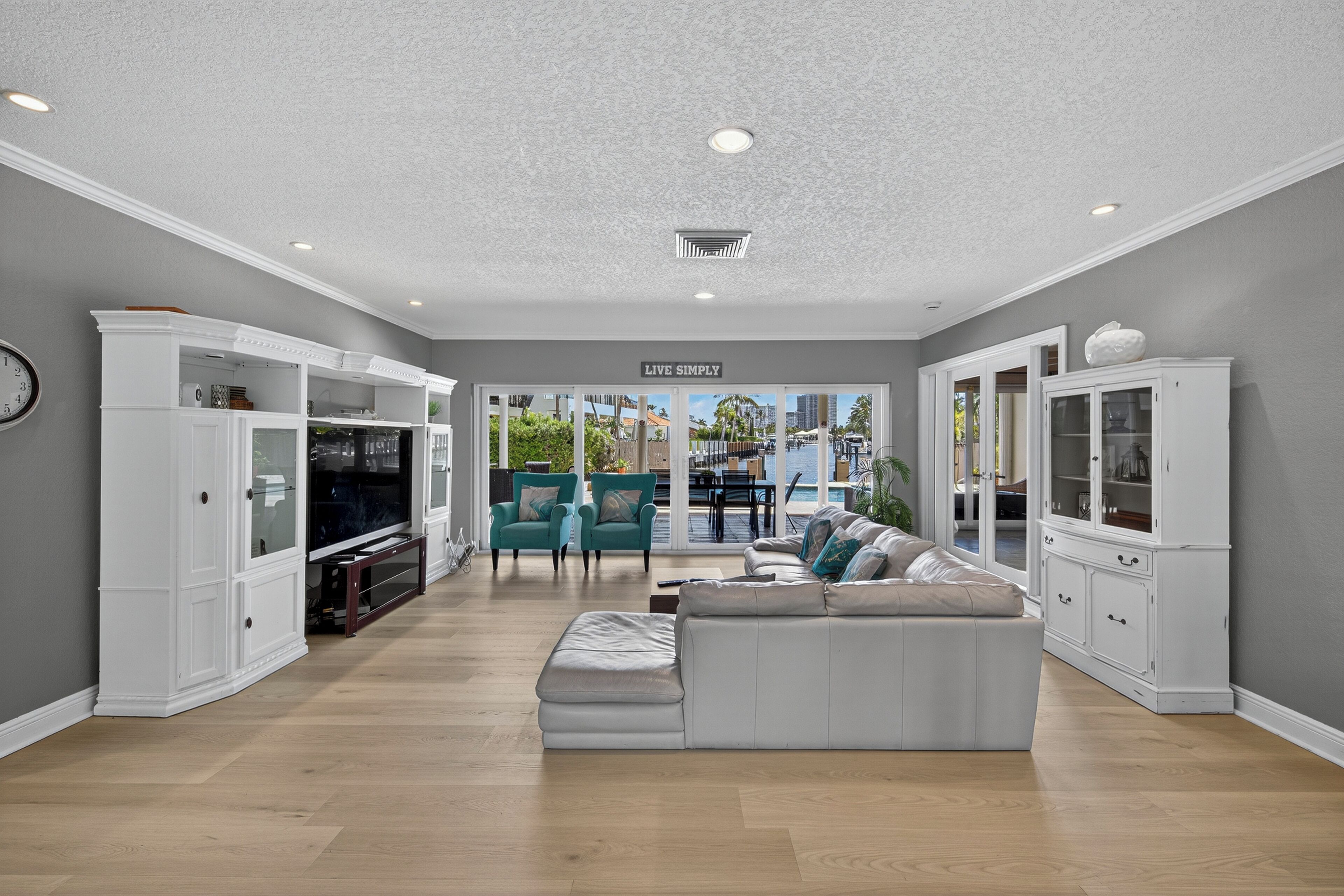 Waterfront Home W/pool & Views 5 Minutes From Beach/nightlife! - Fort Lauderdale, FL