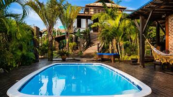 Studio Jardim - Ibiraquera Life | Piscina | Piscina exterior, guarda-sóis, espreguiçadeiras