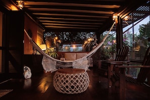 House Premium com Jacuzzi Privativa e Vista do Lago - Ibiraquera Life | Varanda coberta