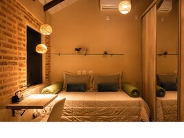 House Premium com Jacuzzi Privativa e Vista do Lago - Ibiraquera Life | Roupa de alta qualidade, secretária, cortinas/cortinados opacos 