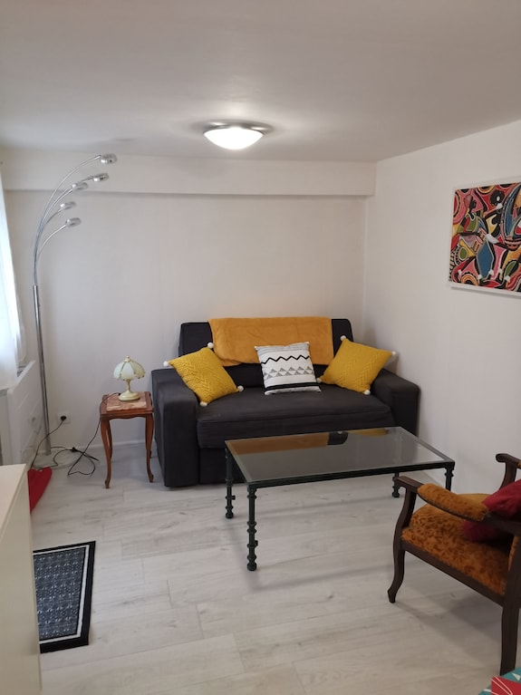 Joli Appartement F2 En Souplex Avec Parking Gratuit, Jardinet Et Terrasse - Bois-le-Roi
