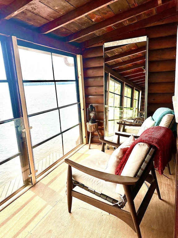 *Loons Landing * Gull Lake 2 Cottages + Sauna + Fishing + 700 Ft Lake Frontage - Kawartha Lakes