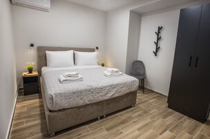 Apartamento conforto | Escrivaninha, espaço de trabalho para notebook, quartos à prova de som