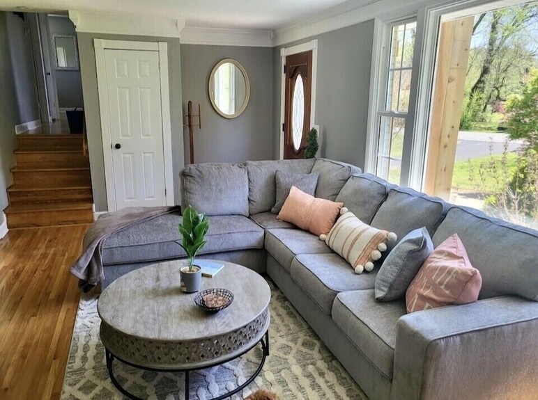 Lake Front Haven With Dual Living Rooms, Hot Tub - Old Hickory Lake, TN