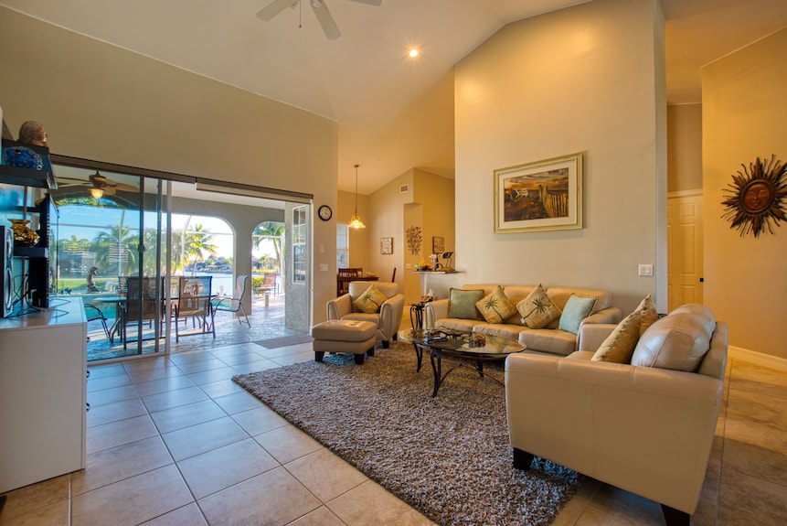 Villa Sueno Americano Heated Pool & Spa | Gulf Access | Boat Rental + Tours Voucher Incl. - ケープコーラル, FL