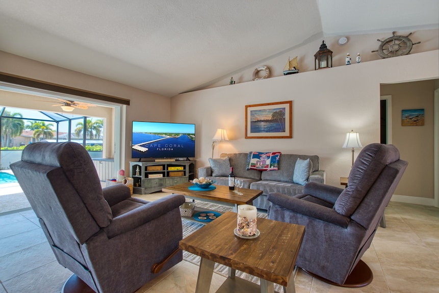 Villa Boaters Dream Heated Pool & Spa | Gulf Access | Boat Rental + Tours Voucher Incl. - Sanibel Island, FL