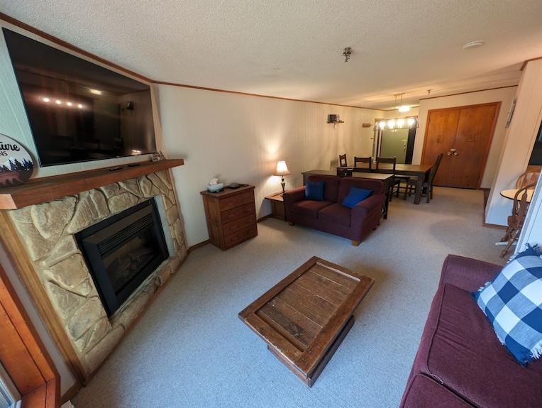 Fun 3-bed, 2-bath Ski Condo At Snowshoe Mountain-near Slopes & No Cleaning Fee! - Snowshoe, WV