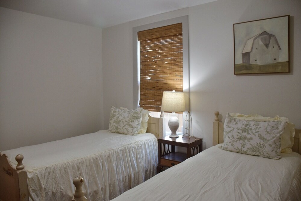 Farmhouse Bungalow ❁ 3 Miles - Ut ⑊ Free Parking - Knoxville, TN