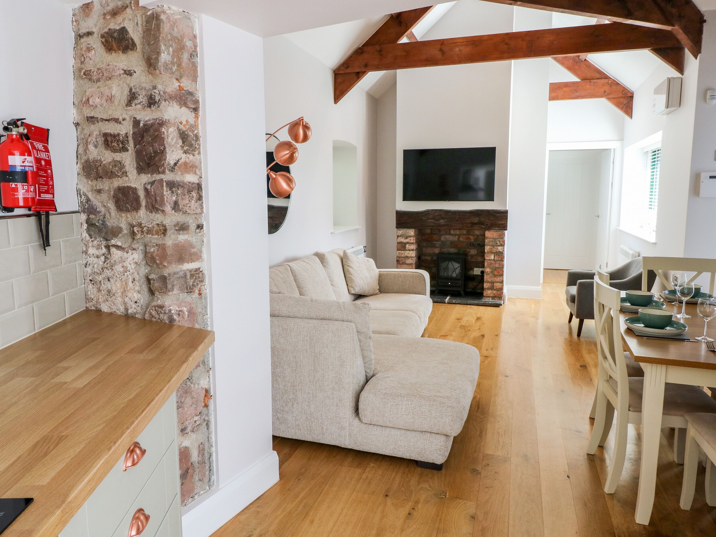 Ramsey Cottage, Pet Friendly, With A Garden In Milford Haven - Haverfordwest