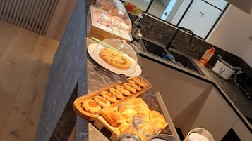 Pequeno-almoço completo diário incluído