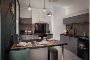Apartamento de Luxo, casa de banho privativa (Town View Apartment) | Cozinha partilhada