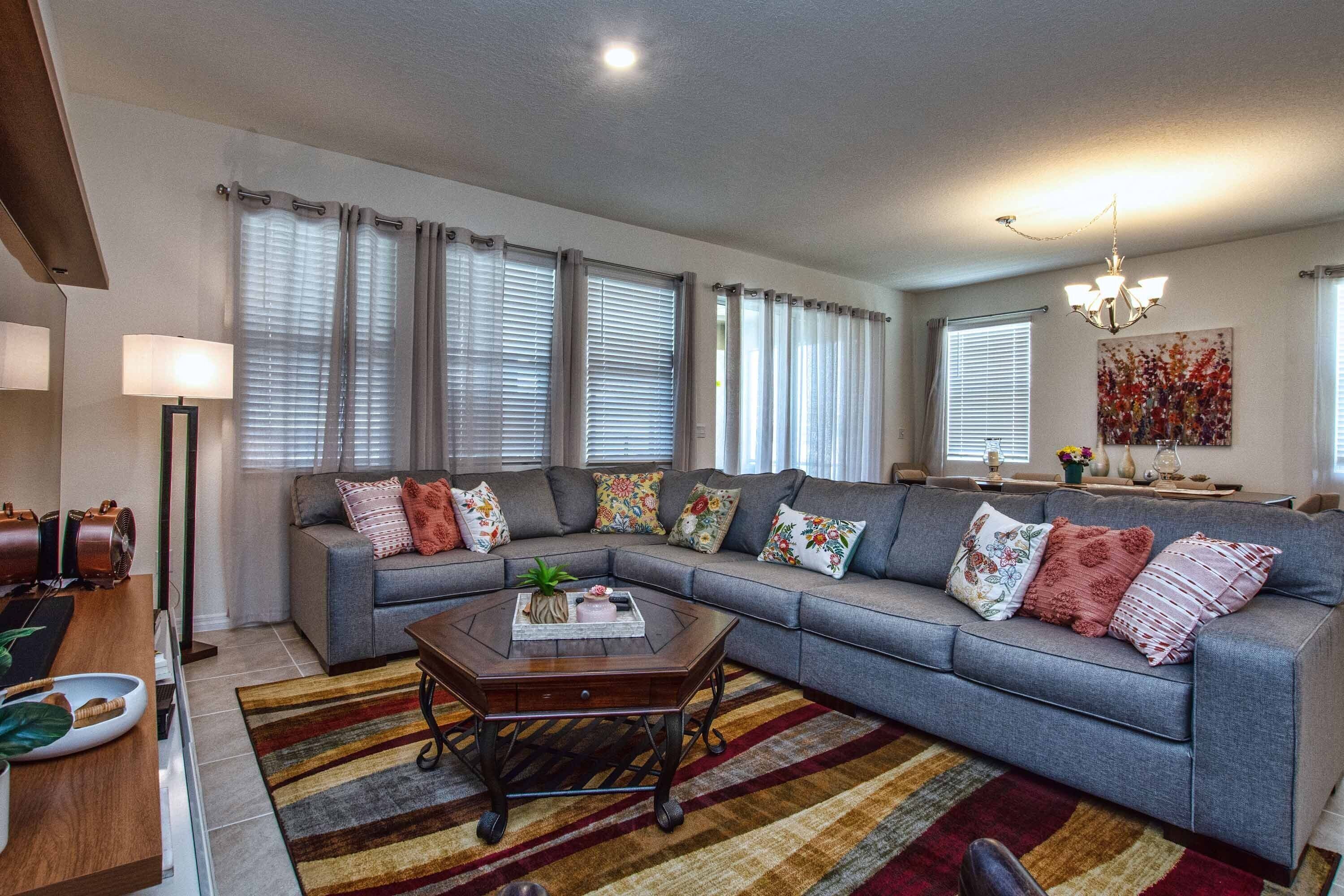 Large Brand New Home, Beautifully Furnished, End Unit W\/large Deck And Spa, Bbq Grill, Themed Bedrooms, Resort W\/ Lazy River! - Davenport, FL