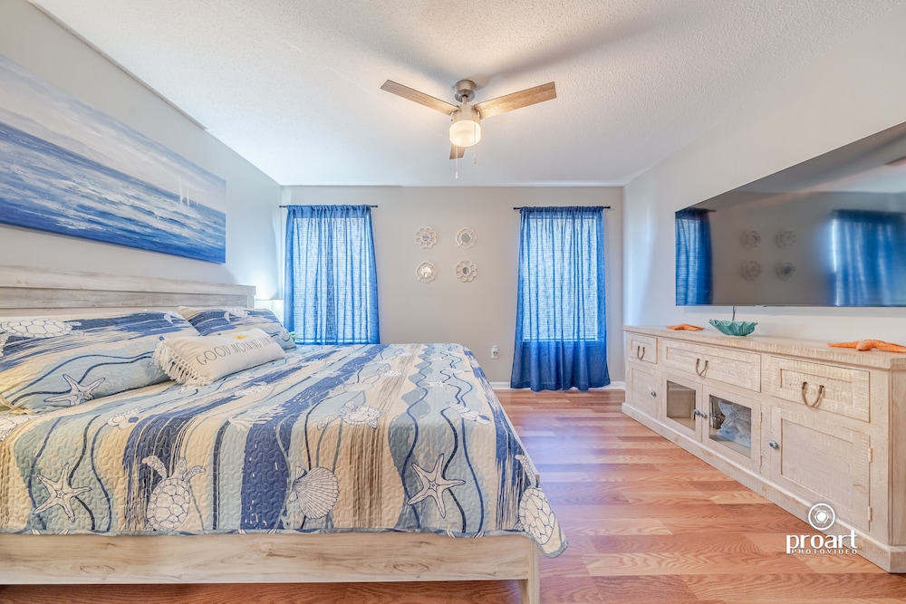 Hidden Gem Condo W/ Pool < 0.5 Mi To The Beach! - Destin, FL