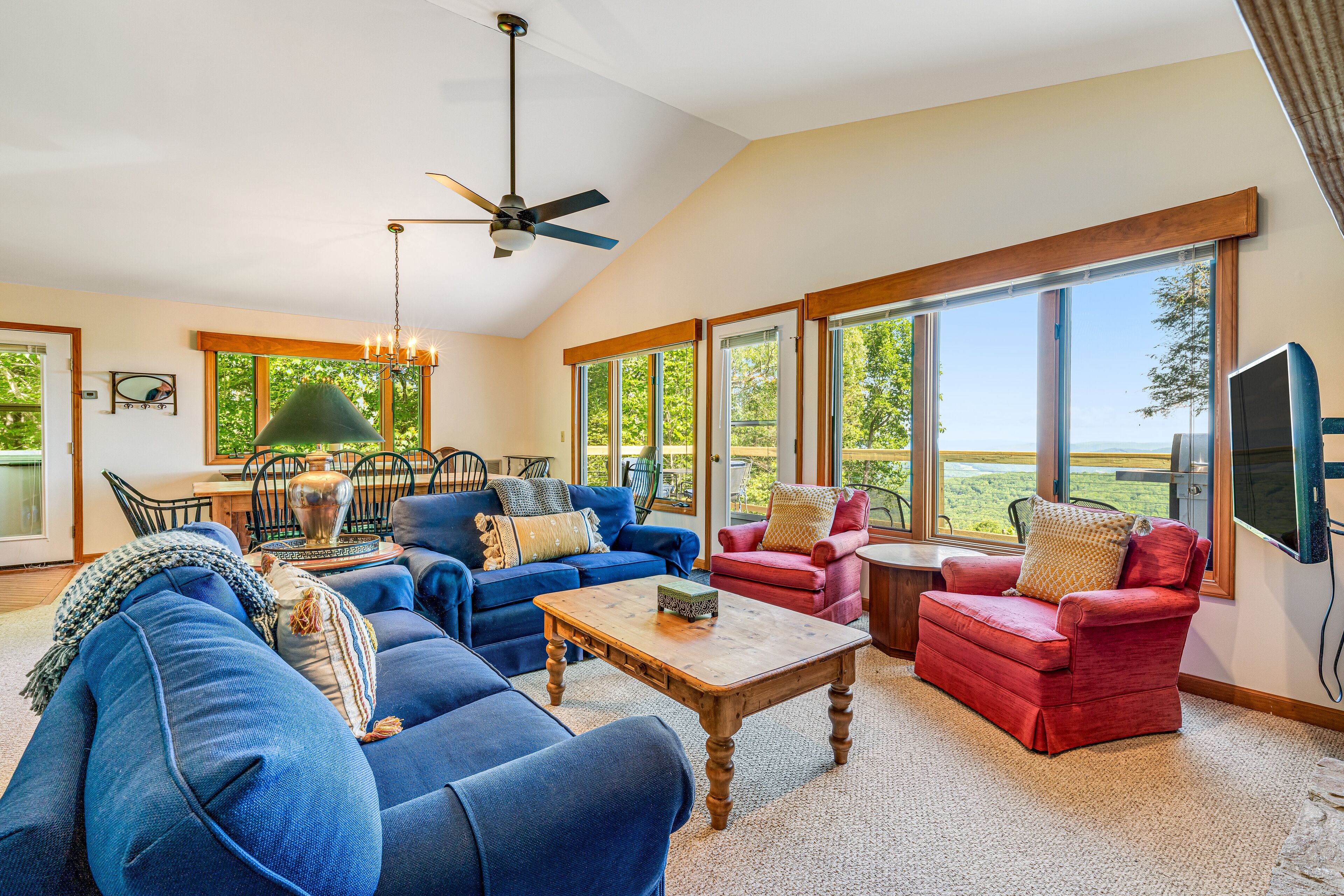 12-acre Mountain-view Retreat With Private Hot Tub, Fireplace & Club Pool Access - Watauga Lake, TN