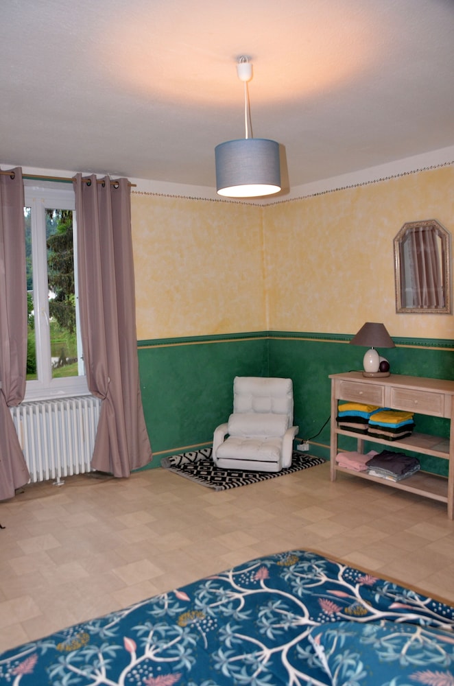 Character House In A Romantic Setting "At The Water's Edge" - Évaux-les-Bains