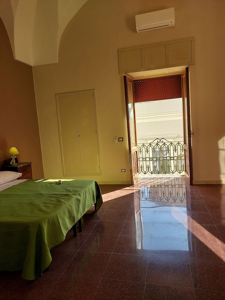 Casa Vacanze Sotto L'arco -Lu Salentu, Lu Sule Lu Mare E Lu Ientu - Matino