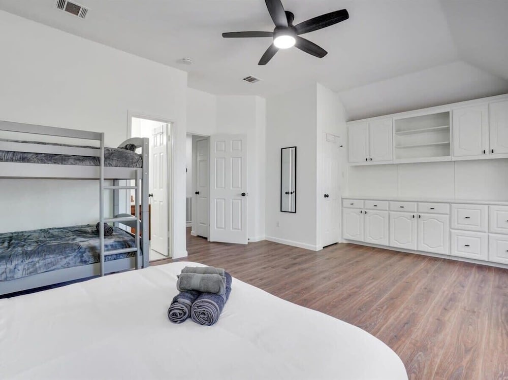 Modern Rustic Oasis/games/cinema/utd/plano/frisco - Allen, TX