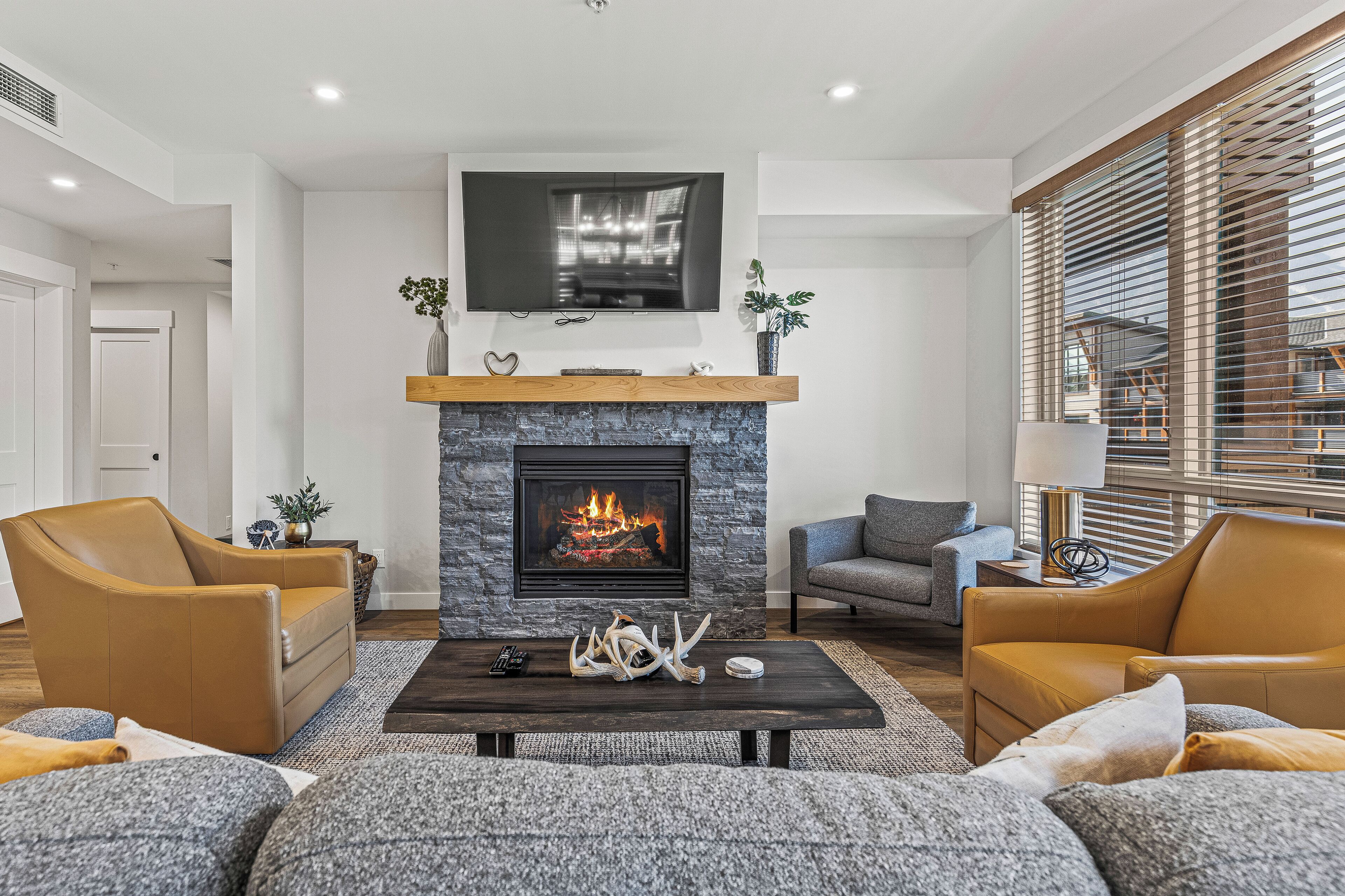 Brand New Mountain Condo With Stunning Views From 3rd Floor - Canmore