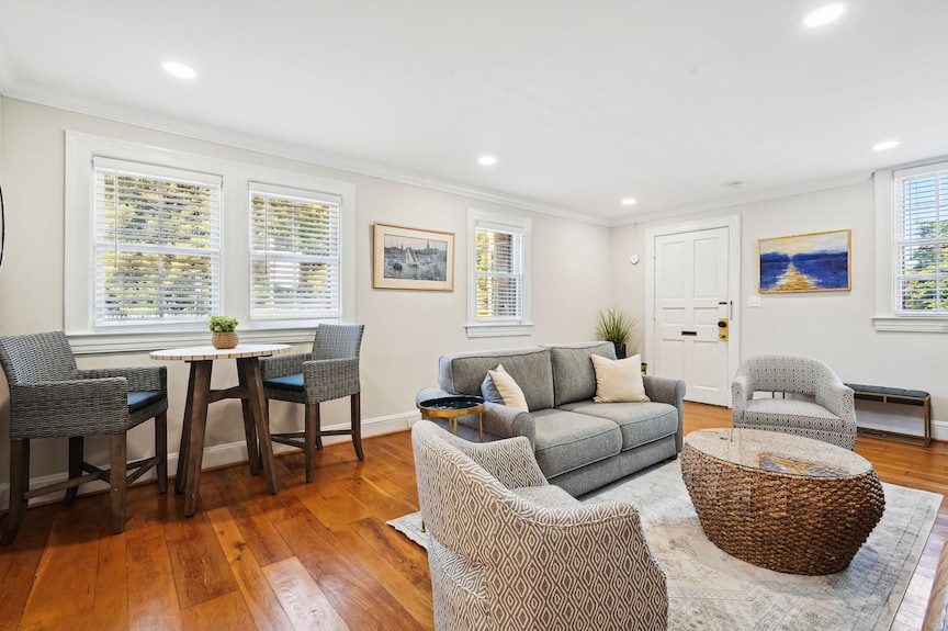 Charming Historic Townhouse Steps From Usna - Sand Bar, Severna Park