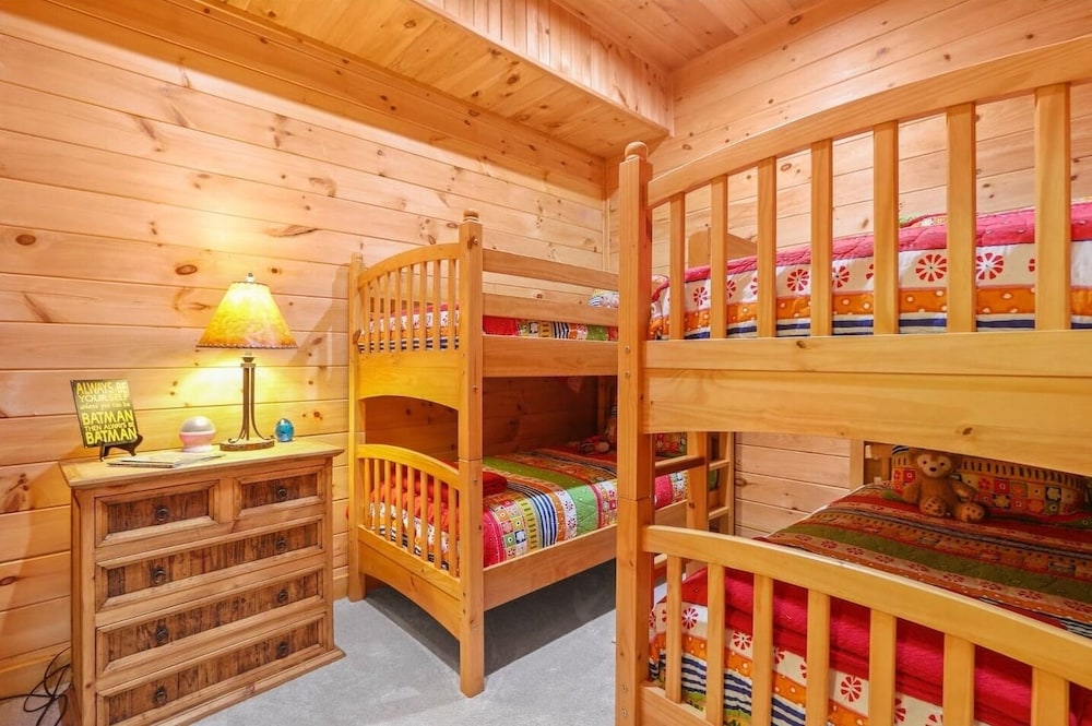 Close To Skii Resorts,kidsafari,glowjungle,hot Tub,fire Pit,pets,luxe Amenities - Sugar Mountain, NC