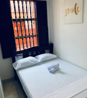 2 quartos, com decoração personalizada, com mobília individualizada 