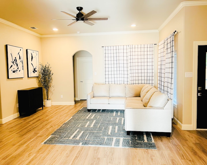 4 Beds/ 3 Bedrooms/ Family & Pet Friendly - マッキニー, TX