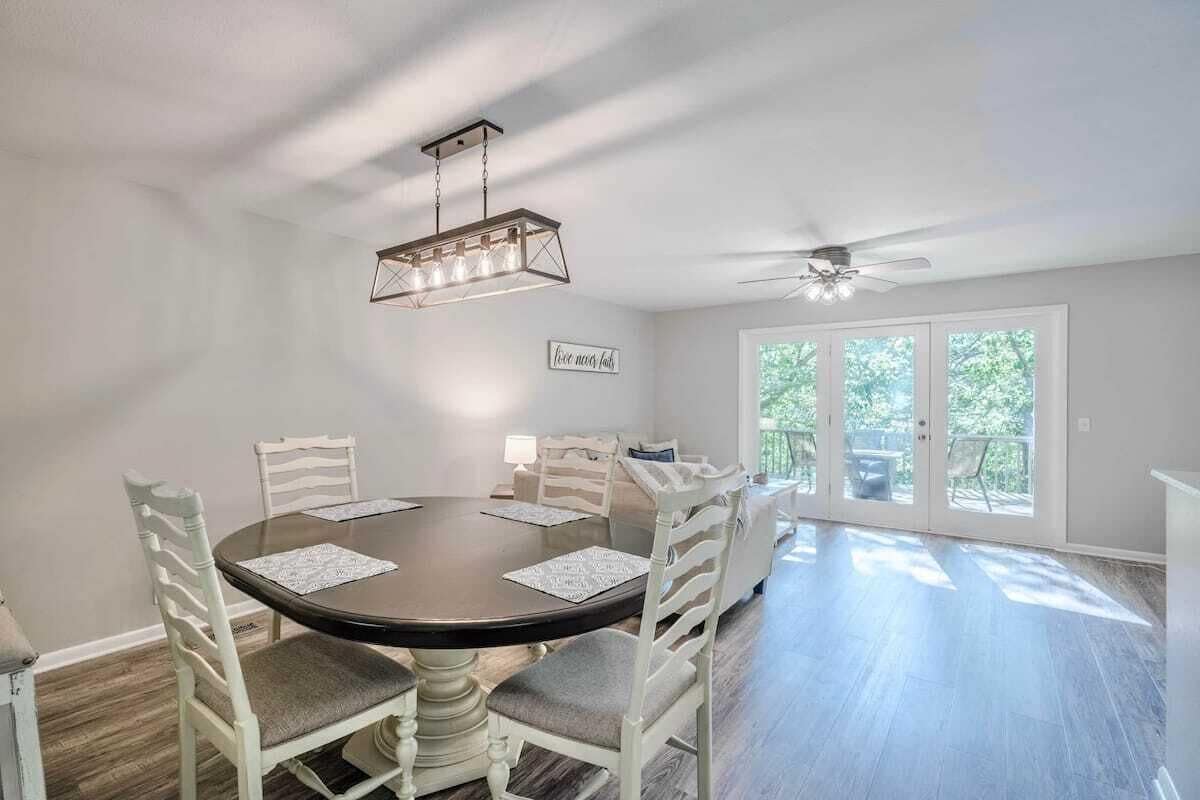 Jewel Nested In The Nature Of Hot Springs Village - Arkansas