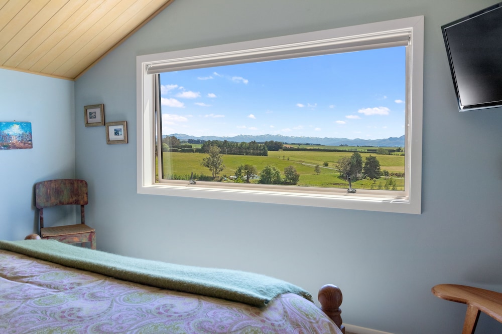 Delightful 1-bed Barn With Stunning Mountain Views... - Pleasant Point