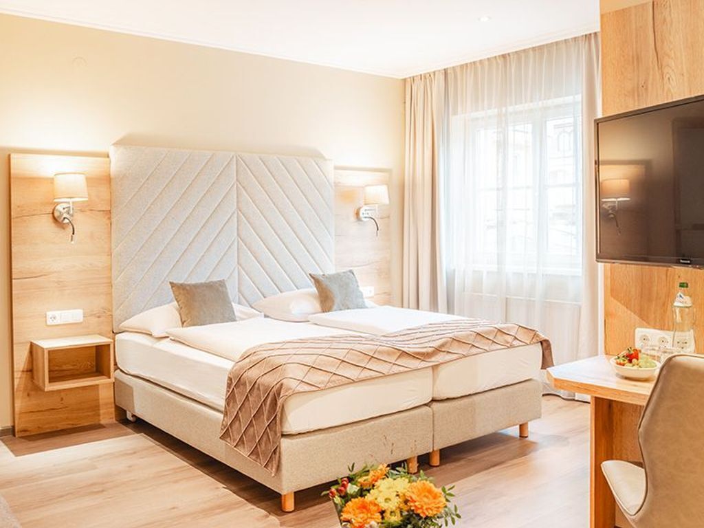 Suite \/ Family Room - Hotel Krone - Wolfgangsee