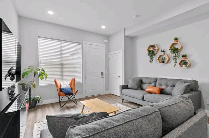 One Of A Kind Townhouse With Mountainline Views Of The City - Nickajack Lake, TN