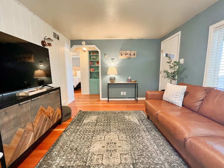 Steps From Mountain View Cafe! 2 Bedroom Attached Cabin W/fenced Private Yard! - Colorado