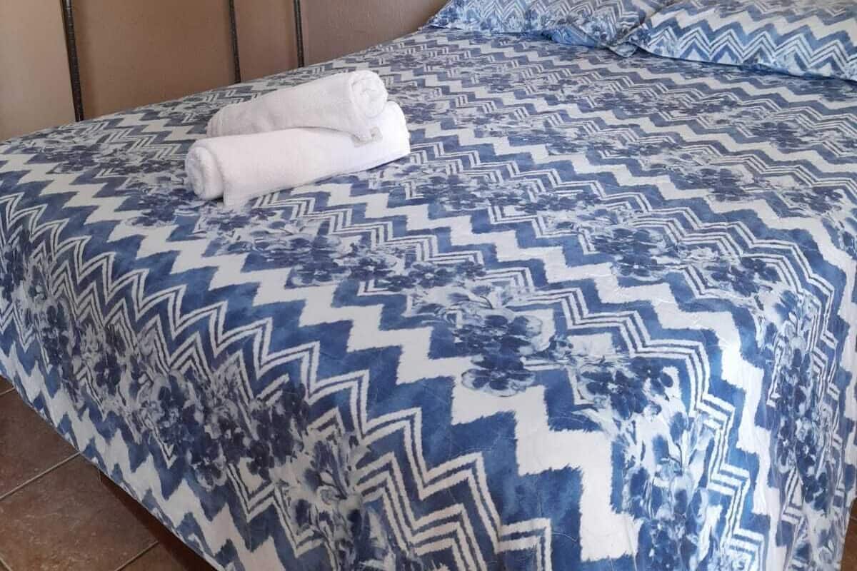 Quarto família | 1 quarto, escrivaninha, espaço de trabalho para notebook