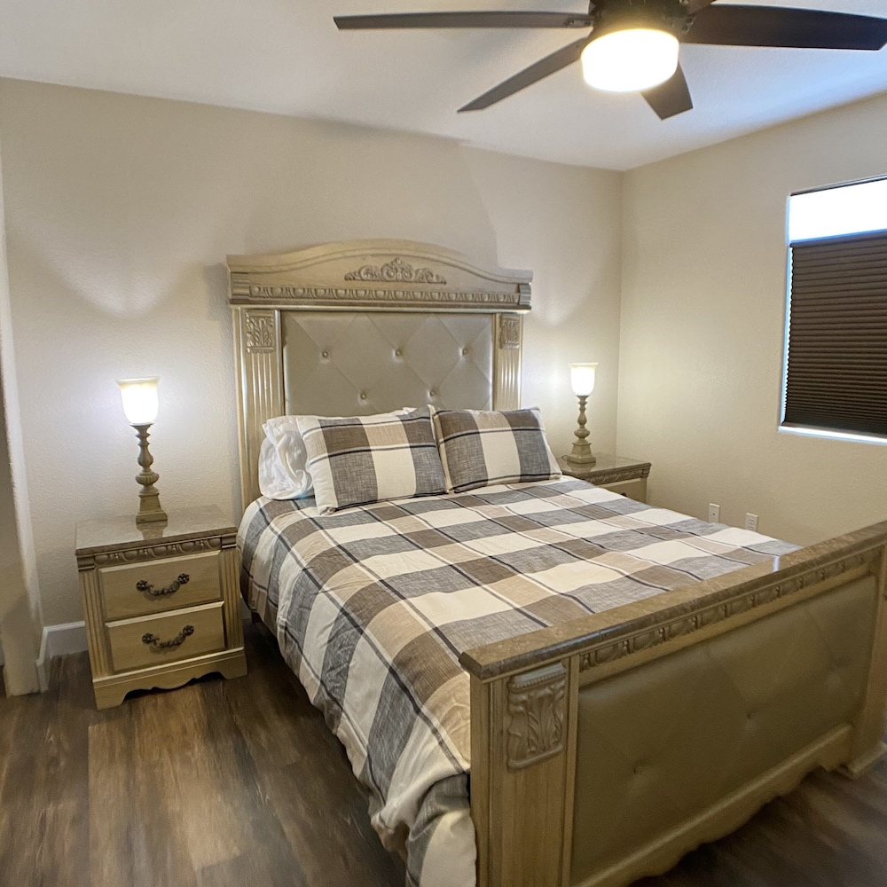 Cozy Havasu 4 Bedroom Home. - Lake Havasu City, AZ
