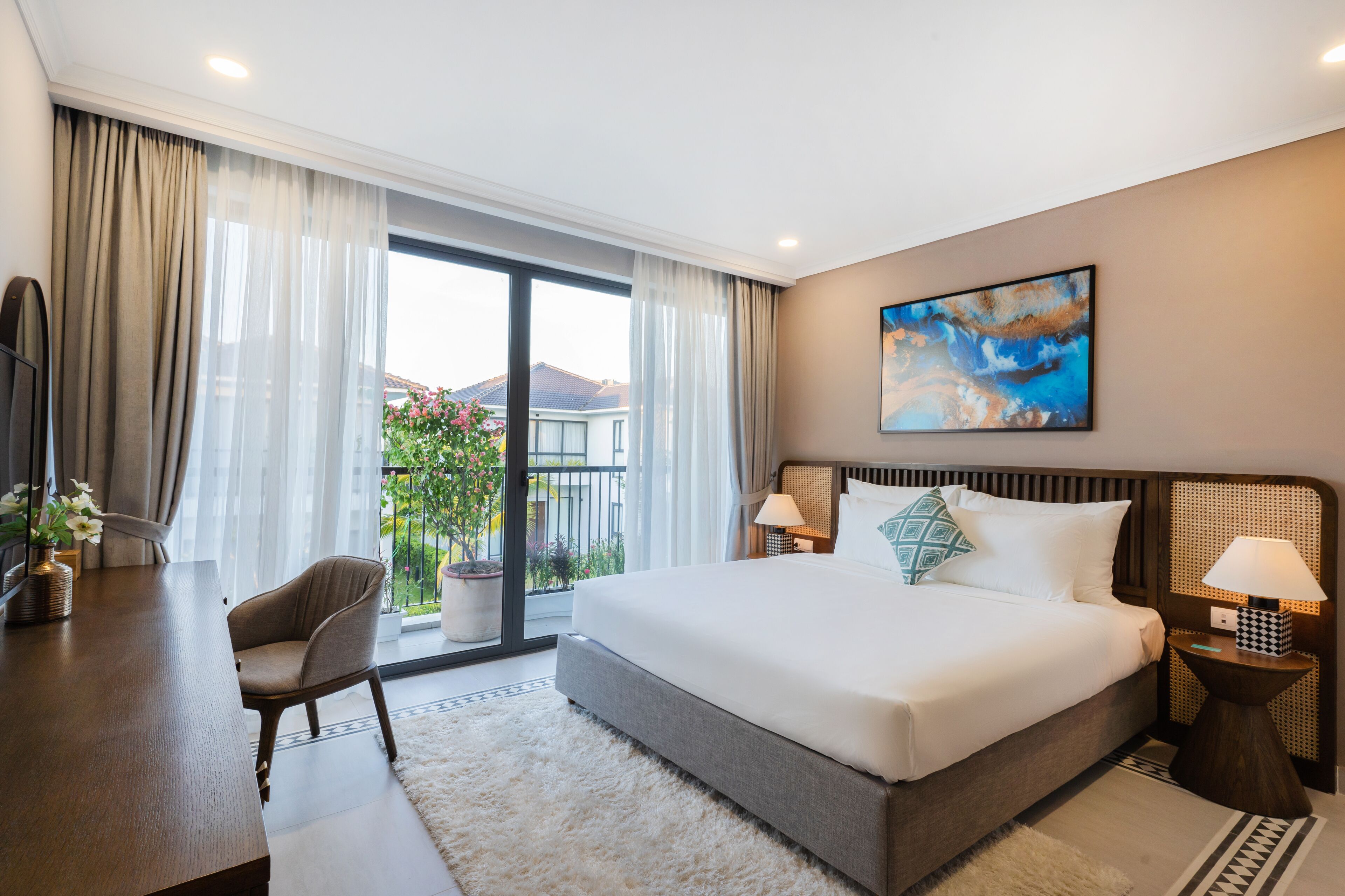 Vila, 4 quartos, piscina particular | Roupas de cama premium, edredons de pluma